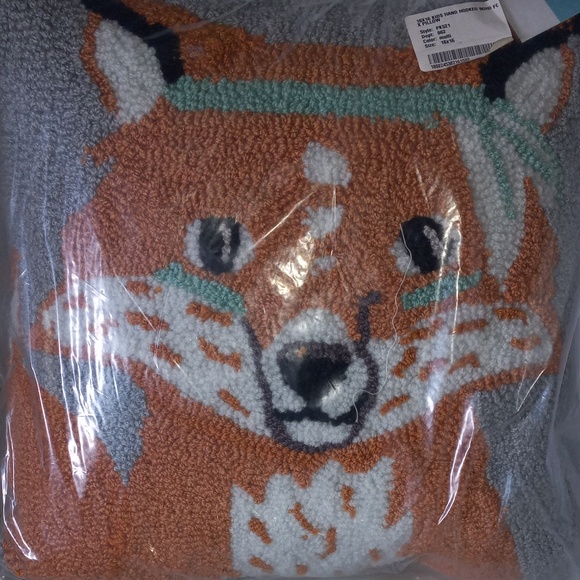 Peking Handicraft | Accents | Peking Handicraft Nwt 6 X 16 Boho Fox ...